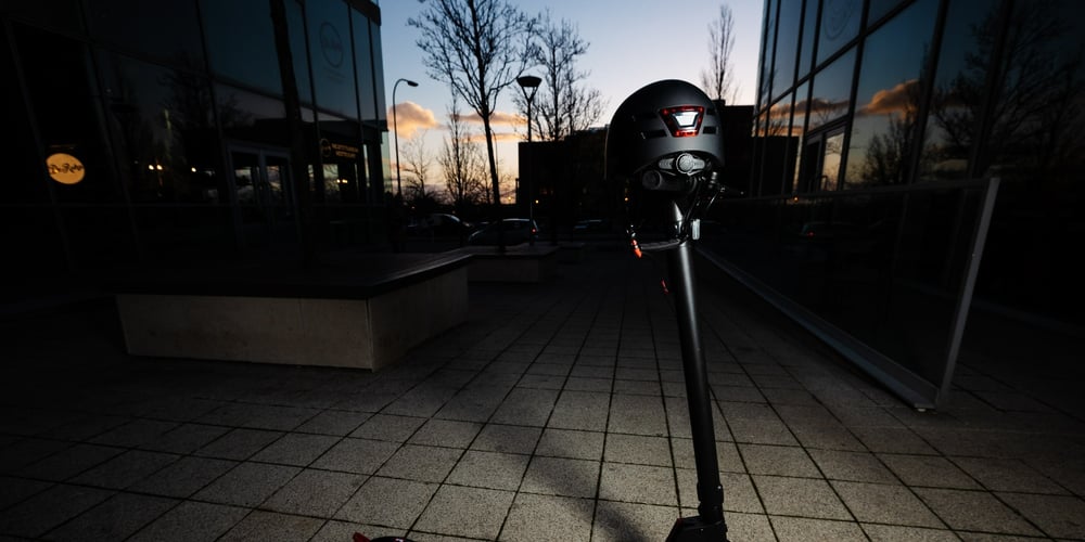 Helmets - USB-charging - for E-scooters, Bikes, Skateboards | Busbi